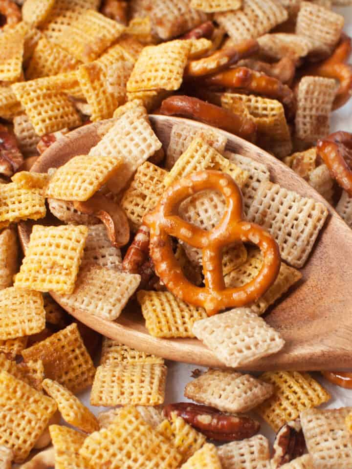 Cinnamon Toast Crunch Snack Mix | Two Pink Peonies