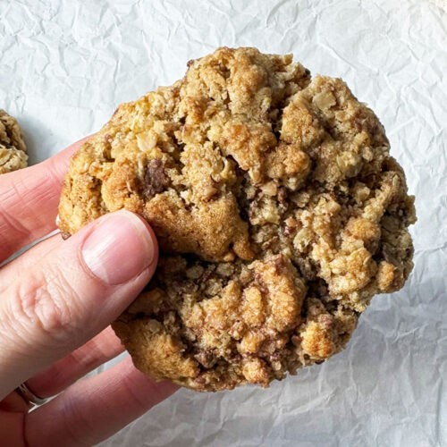 Copycat Original ChopShop Oatmeal Cookies | Two Pink Peonies